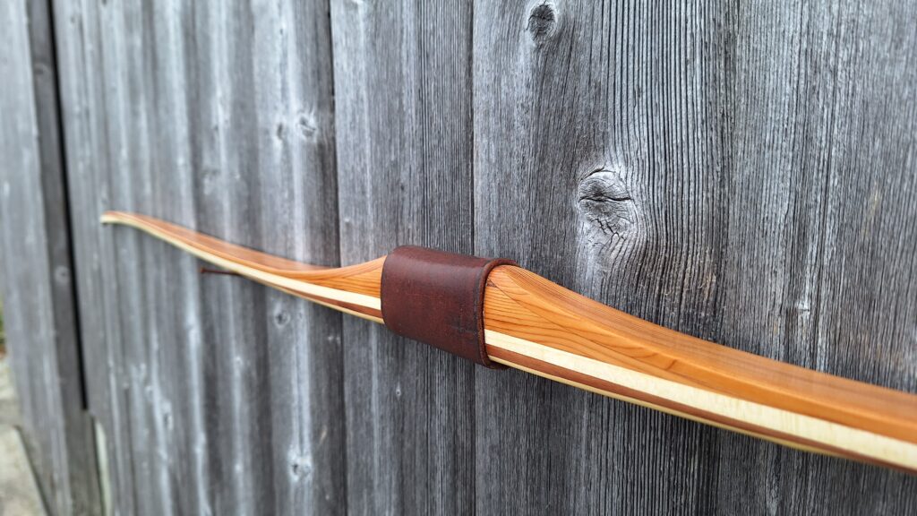 Hill-Style Longbow – 38# @ 28″ - SELFBOW.CH